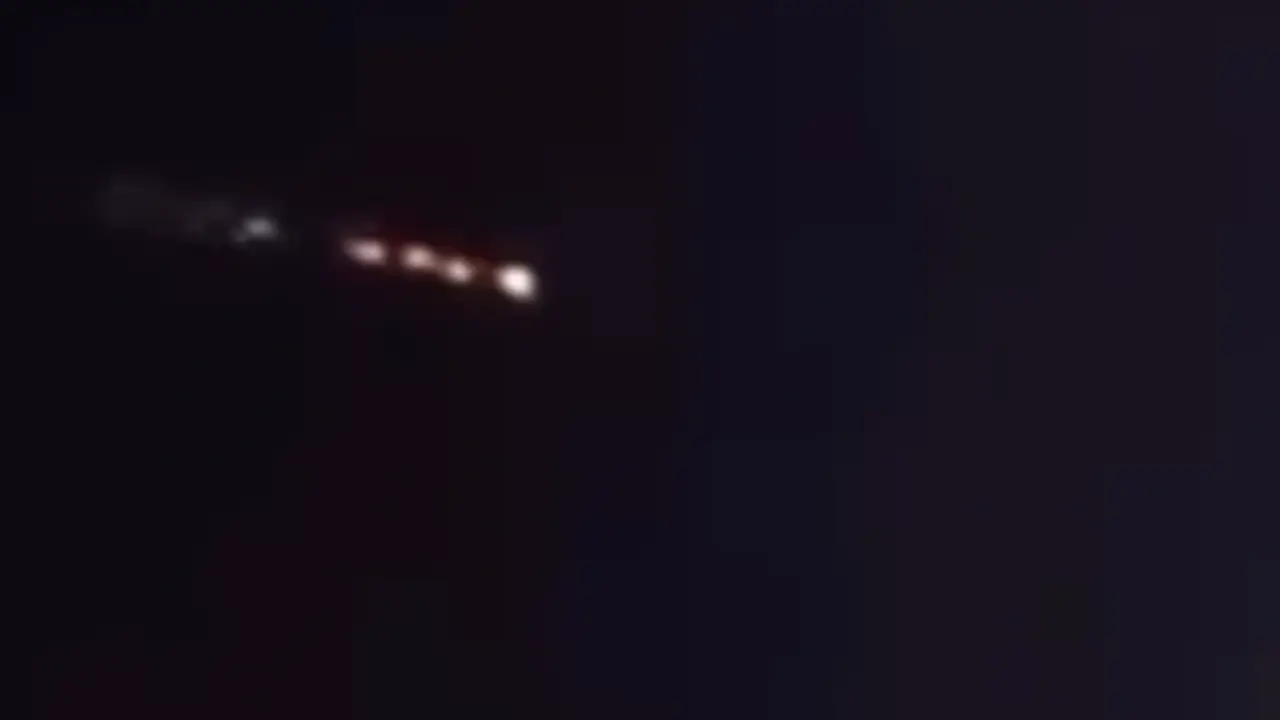 Viral Meteor Jatuh Hari Ini di Cirebon, Bikin Geger