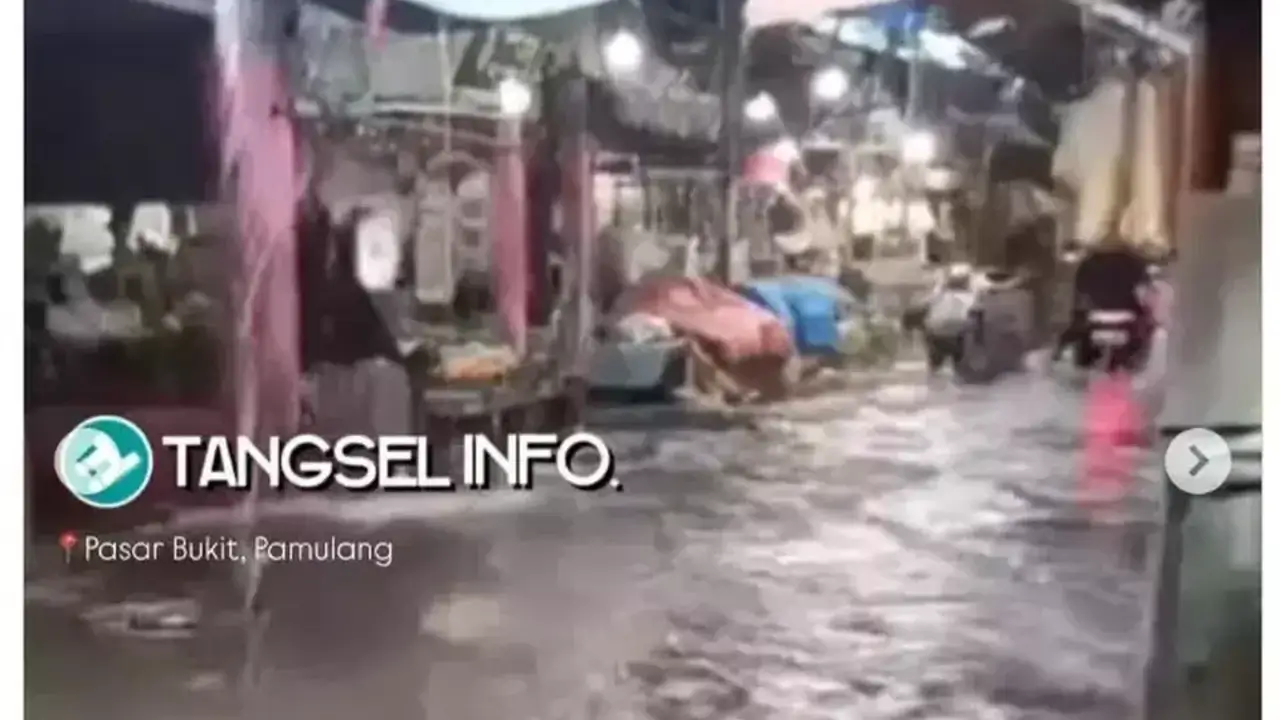Hujan Deras Picu Banjir di Sejumlah Titik Tangerang Selatan